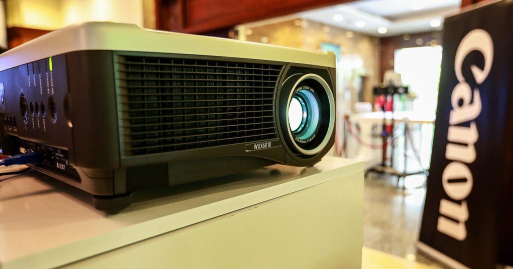 Canon đang triển lãm công nghệ máy chiếu tại Sài Gòn - Gsm.vn